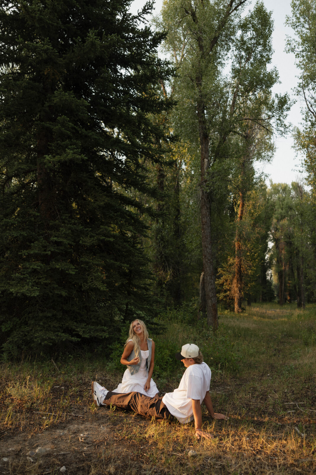 The Ultimate Guide to Engagement Photos - emilieleazier.com