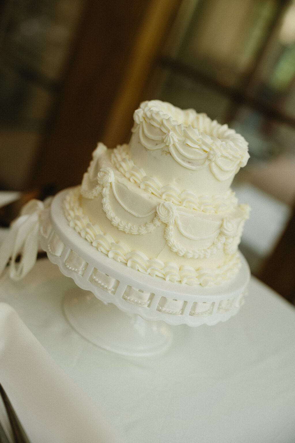 The Art of Photojournalistic Wedding Photography - emilieleazier.com