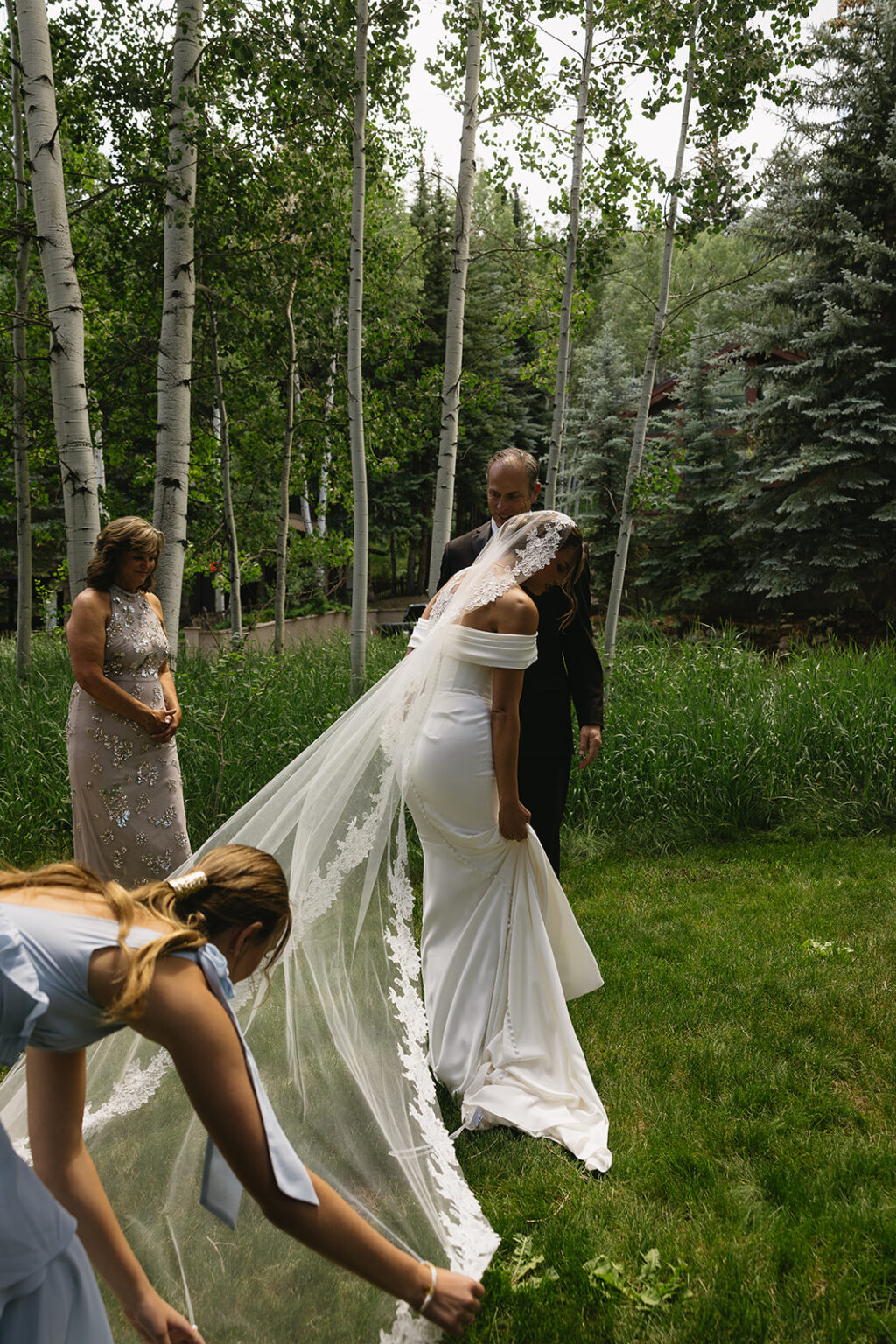The Art of Photojournalistic Wedding Photography - emilieleazier.com